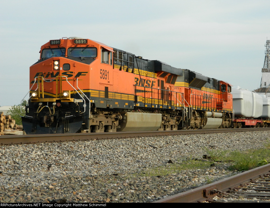 BNSF 5891